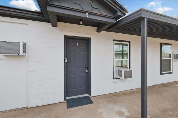Modern 2br Unit 3 With Hot Tub - Meadowbrook - Fort Worth