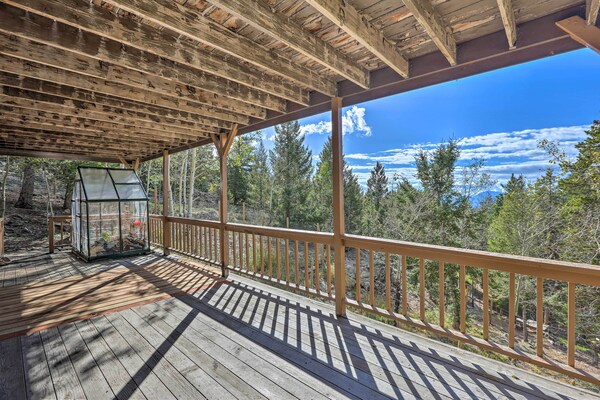 Hot Tub & Mountain Views: Conifer Cabin! - Evergreen, CO