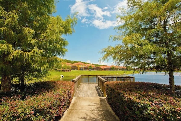 Lake View And Private Pool 4br At Bella Vida - Kissimmee