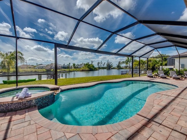 Villa Bahama Bay - Cape Coral, FL