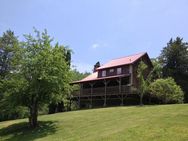 The Old Homeplace Boone: 3 Bed & 3 Baths, 1 Mile From Town, Music Venue & School - Blowing Rock, NC