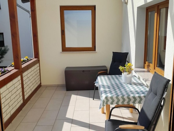Ferienwohnung Mit Großzügiger Liegewiese Long Stay - Ferienwohnung Hombitz - Altenkirchen