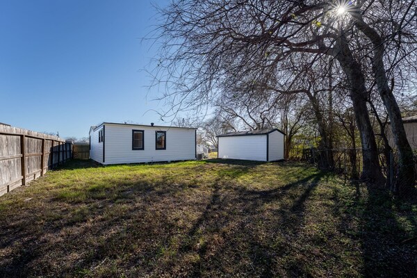 This House Is A 3 Bedroom(s), 1.5 Bathrooms, Located In Corpus Christi, Tx. - Corpus Christi, TX