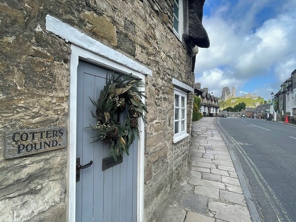 Cotters Pound: Charming Thatched Cottage In The Heart Of Corfe Castle - Wareham