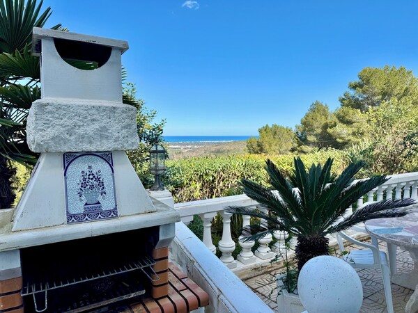 Cozy Retreat With Stunning Ocean And Mountain Views - Benisa