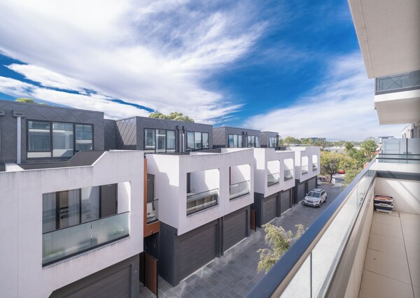 Clayton Beautiful 2br1ba Apartment Near Monash Parking - Dandenong