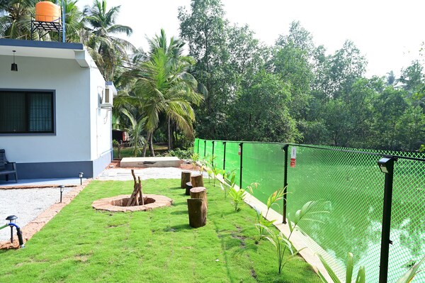 Charming 2-bedroom House With Wifi, Ac In Peaceful Kasarkoda, Honnavar - Honnavar