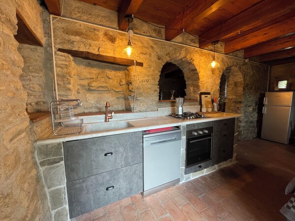 Charming 4-bedroom Farmhouse In Enchanting Tuscany Close To Mountains And Sea. - Pontremoli
