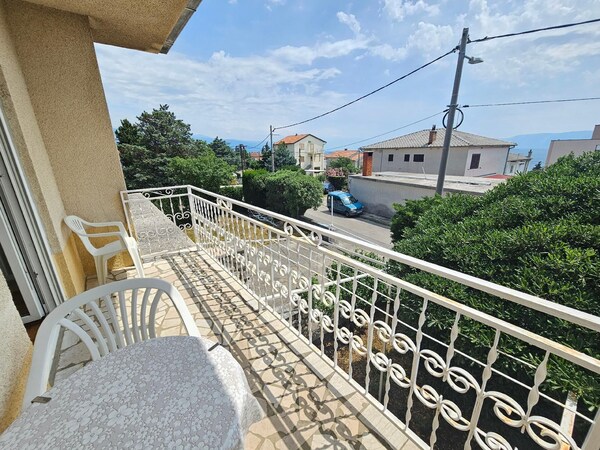 Holiday Apartment Novi Vinodolski For 1 - 6 Persons With 3 Bedrooms - Holiday Apartment - Novi Vinodolski
