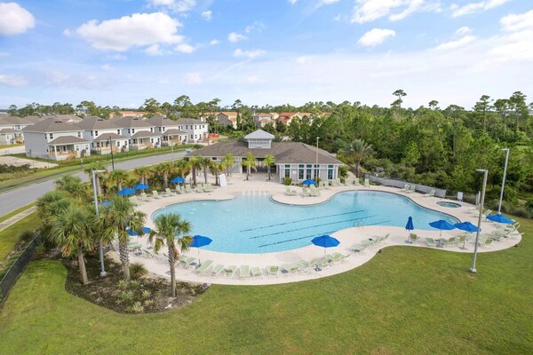 Salt Air At Lost Key Villas: Luxury Townhome | Resort Amenities | Beach Shuttle - Perdido Key, FL