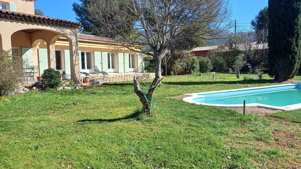 Villa Provençale 8 Pers Private Pool Near Cassis, La Ciotat, Marseille, Aix - Roquevaire