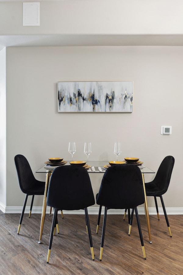 Ocean 1bdr Retreat With Free Parking, Pool, Gym - Marina del Rey, CA
