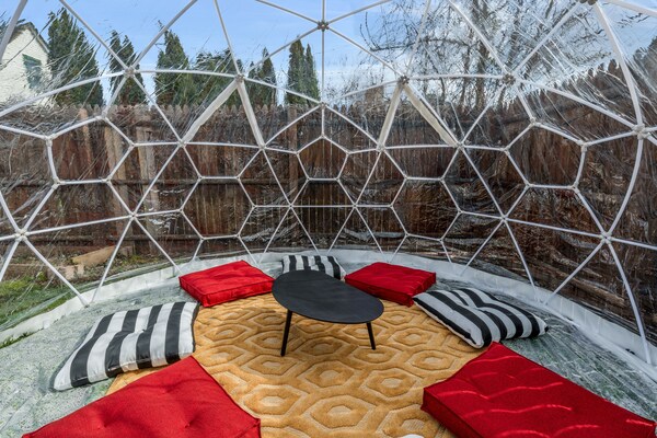 Backyard Dome, Games, Home In Corktown 4bd 2ba - Windsor