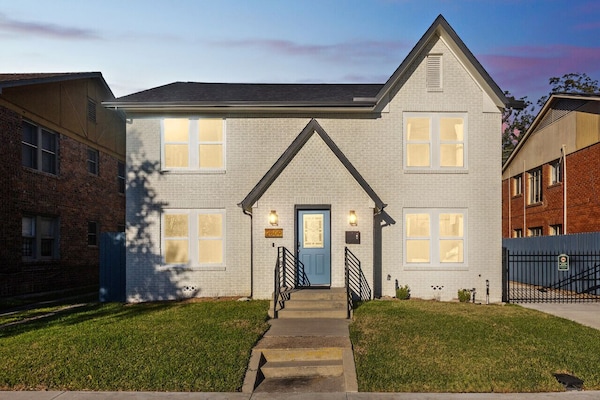 The Axelrod | Sleeps 14 - 휴스턴