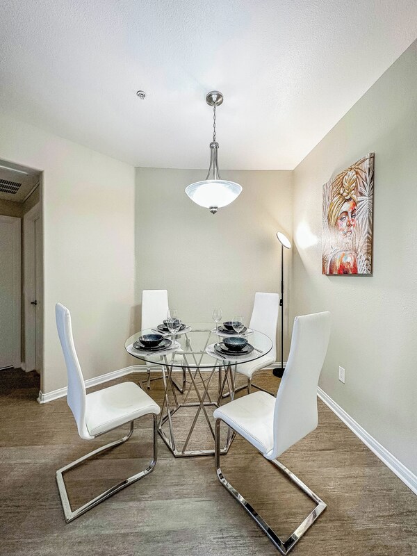 Coastal Retreat With Pool & Free Parking & Gym - Brentwood - Los Angeles