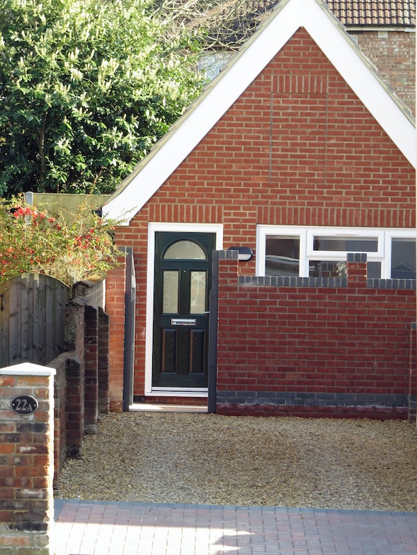 The Giraffe House Close To Ipswich's Heritage Harbour - Ipswich