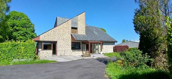 Grande Maison Proche Mur De Barrez - Taussac