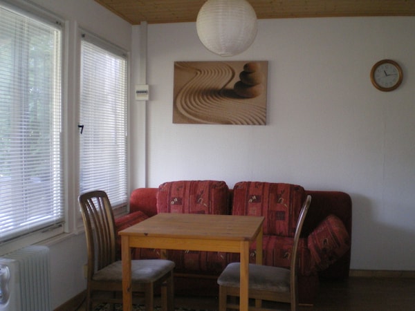 Bungalow With Large Sunbathing Lawn On The Outskirts Of Berlin - Berlín