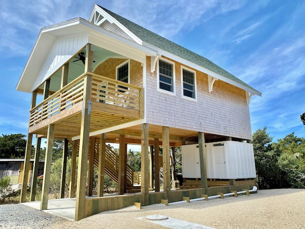 Charming 2-bedroom, Brand New Custom Home, Linens Provided, Steps To The Beach! - Avon, NC