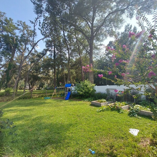 Silver Springs 3-bedroom Chalet With Ac, Pool And Wifi In Wonderful Ocala - Ocala, FL