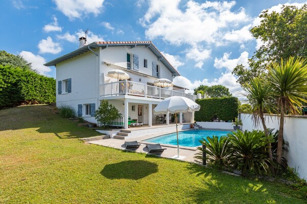 Villa Etxegina - Vue Imprenable Sur La Rhune - Saint-Jean-de-Luz