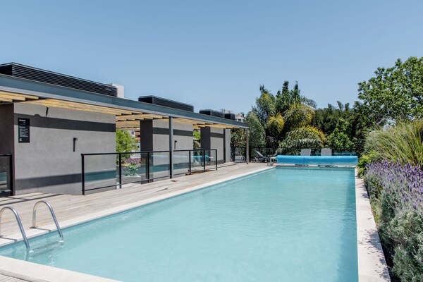 Luxury 1-bedroom Apartment Near Wtc Montevideo With Infinit Pool - Montevideo