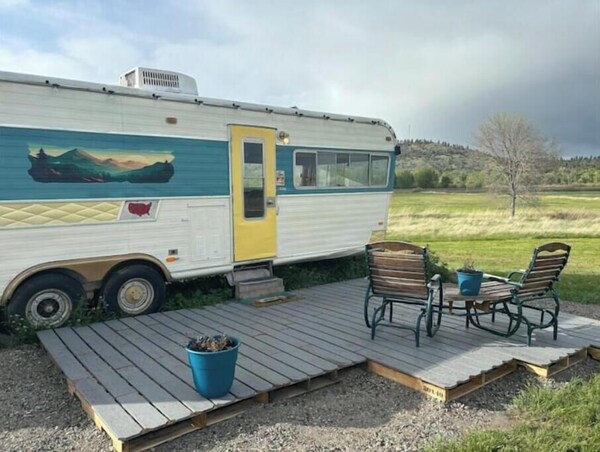 Gypsy Solcaravan Deluxe! - Montana