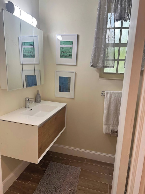 Exotic Coral Gables Suite - Miami, FL