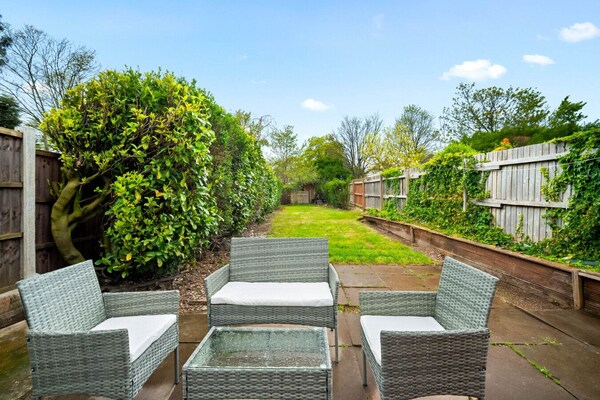 Luxury Four Bedroom House - Garden - Parking - Great Barr - Villa Park