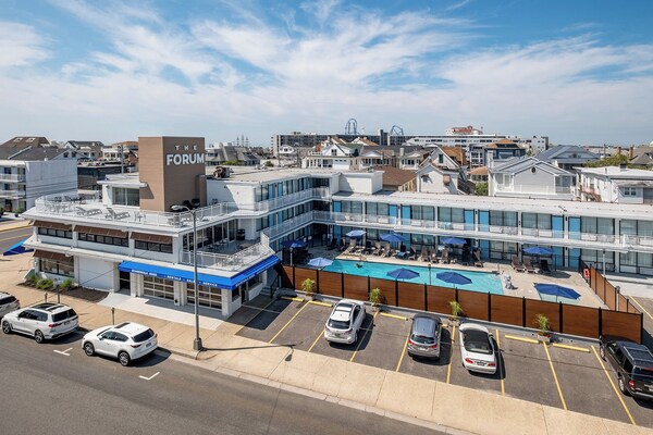 Queen Suite Upper (502) - Jersey Shore, NJ