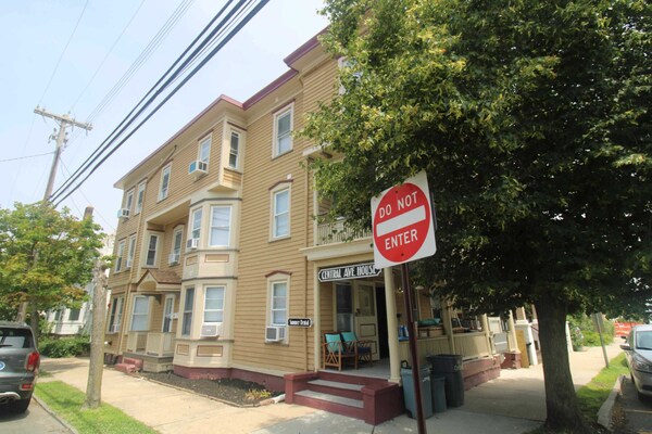 Fully Renovated 1 Bed Room Beach Suite #4 - Belmar, NJ