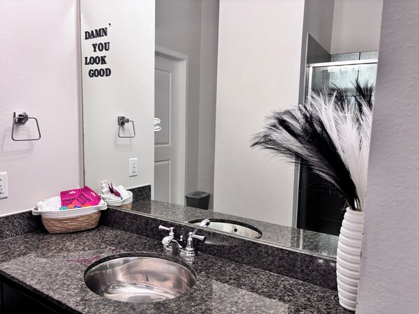 Luxury High Rise Design District Dallas - Farmers Branch, TX
