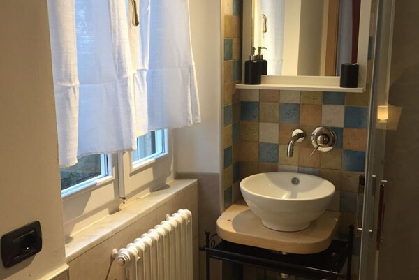 J02 Jesi, Four-room Apartment On The Ground Floor With Garden - Jesi