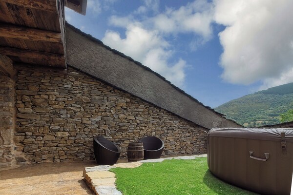 Holiday Home 'Miradoiro Do Courel' With Mountain View, Private Garden And Balcony - Galicia
