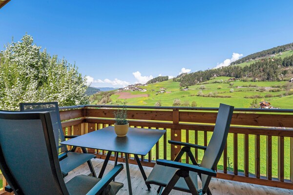 Appartamento 'Aria' Con Vista Sulle Montagne, Terrazza Condivisa E Wi-fi - Ortisei