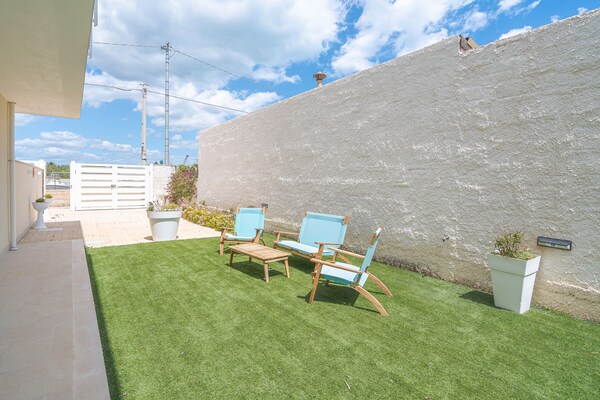 Apartment 'Marzamemi  2 Con Giardino' With Shared Pool, Wi-fi And Air Conditioning - San Lorenzo