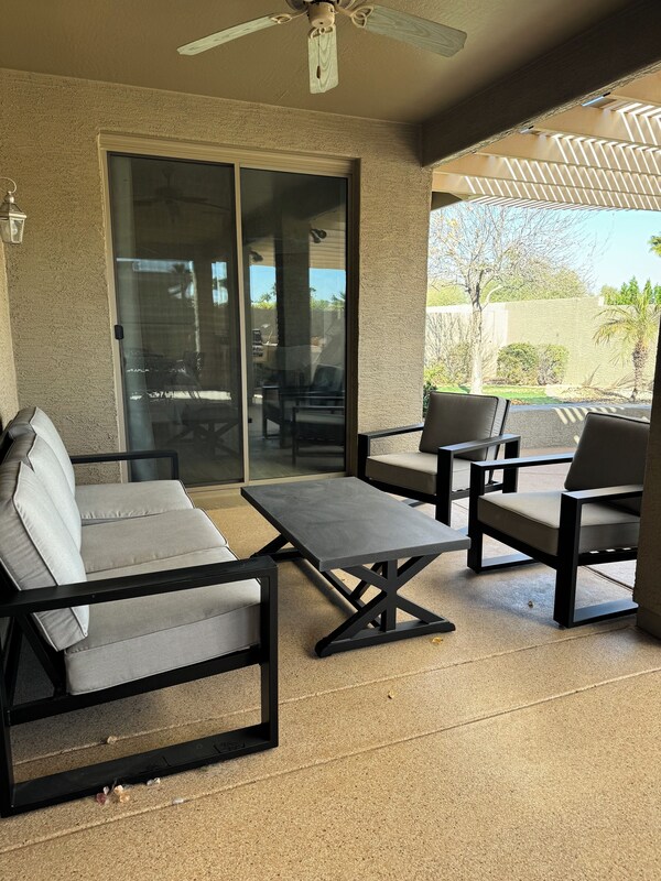Pebble Creek  2-bedroom Plus Office/bedroom. Fenced Backyard. - Goodyear, AZ