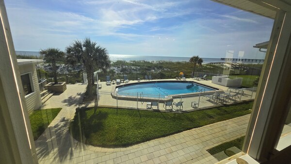 Directly On The Ocean!!! Directly On The Pool!!!   2nd Floor #28  Could Sleep 10 - Atlantic Beach, FL