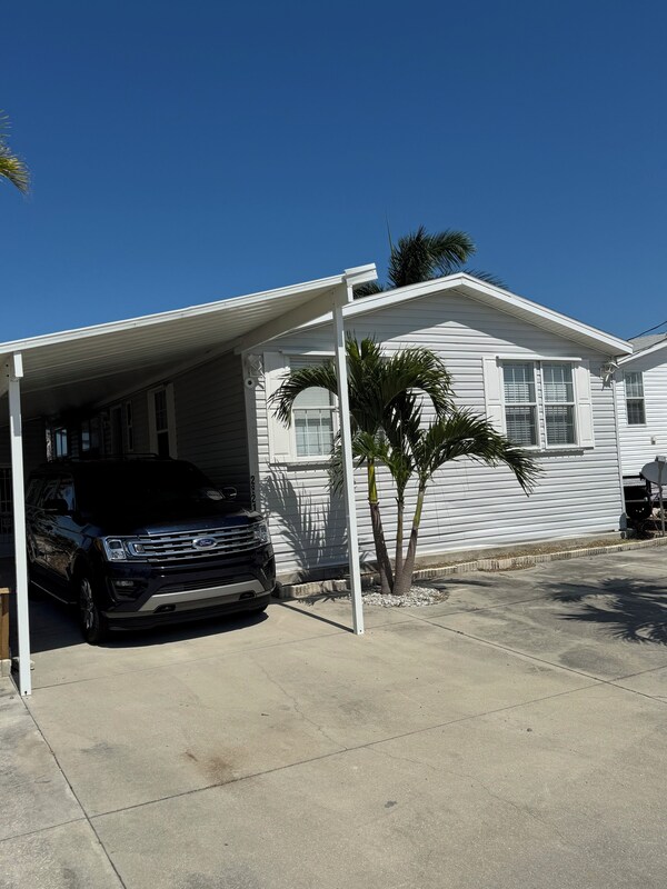 "Waterfront Gulf-access Getaway  Fully Remodeled 2br/2ba Vacation Retreat! - Sanibel, FL