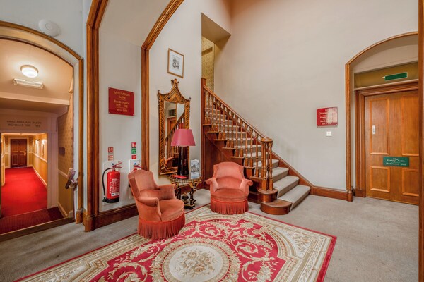 Timeless Escape By Nairn Beach With Golf Views & Vintage Flair - Nairn