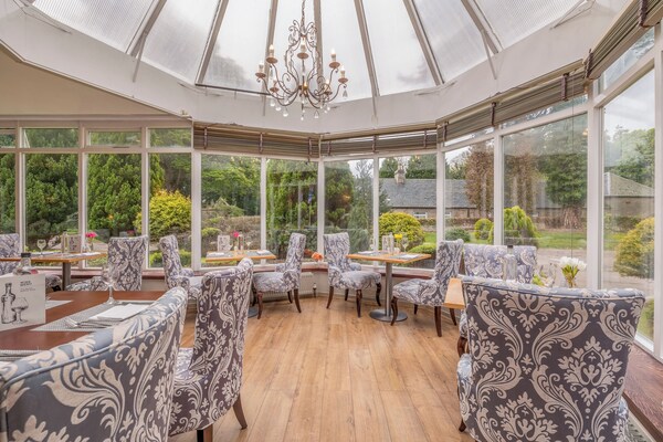 Serene Getaway Steps From The Beach & Historic Landmarks - Nairn