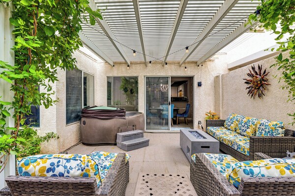 Pool Access: Beautiful Modern Home In Las Vegas! - Las Vegas, NV
