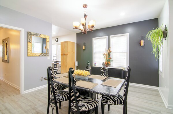Large 3-bedroom Retreat In North Bergen  The Ultimate Nyc Escape! - West New York, NJ
