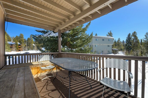 Gorgeous End Unit, Over The Fraser River In Downtown Winter Park - Fraser, CO