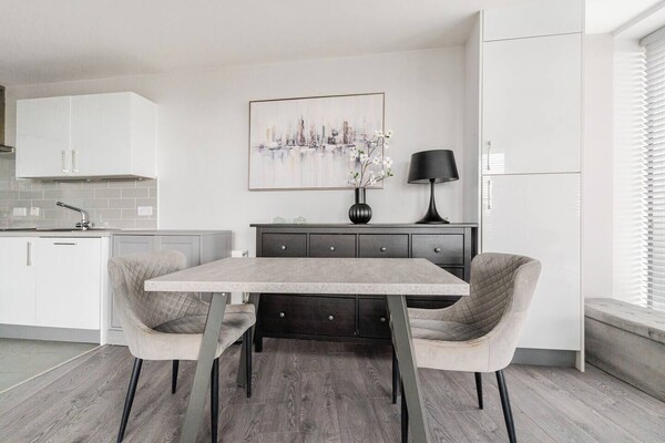 Modern Dublin Apartment - 10min From Airport & City Centre - Swords