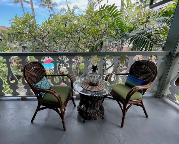 Beach Bungalow Condo In Kona - New Remodel With 3 Beds & Sleeps 4 + Pool - Kailua-Kona, HI