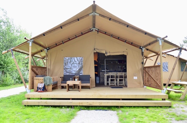Homely Tent With Kitchen And Shower Near The Beach - Hook of Holland