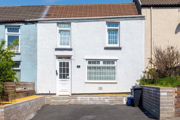 Erin's Cottage In Merthyr Tydfil - South Wales
