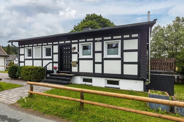 Ferienwohnung 'Schanze 20' Mit Bergblick, Gemeinschaftsterrasse Und Wi-fi - Schmallenberg