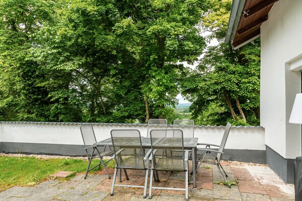 Ferienwohnung 'Katharina' Mit Privatterrasse, Gemeinschaftsgarten Und Wi-fi - Waldkraiburg